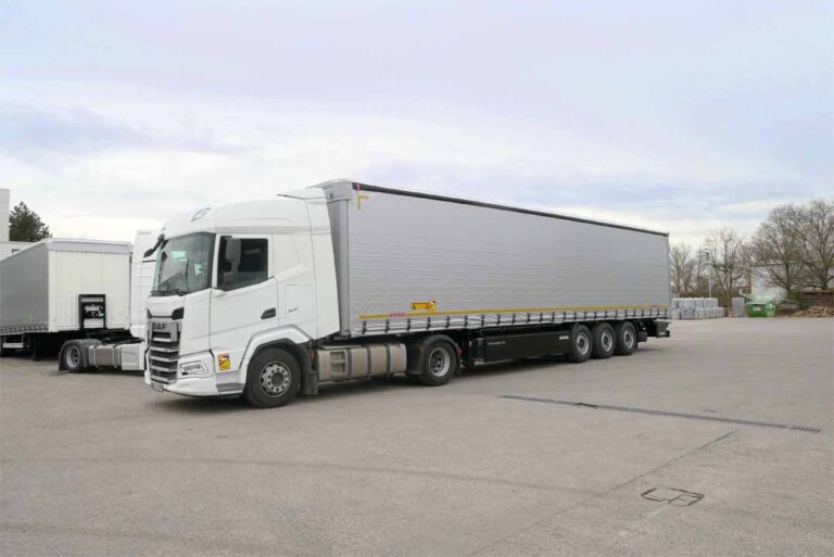 Auflieger mieten bei - A.G.W. Rental Deutschland GmbH