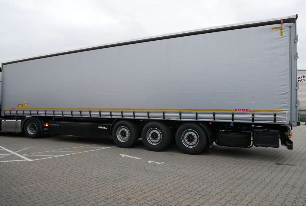 Sattelzugmaschinen und Auflieger - A.G.W. Rental Deutschland GmbH